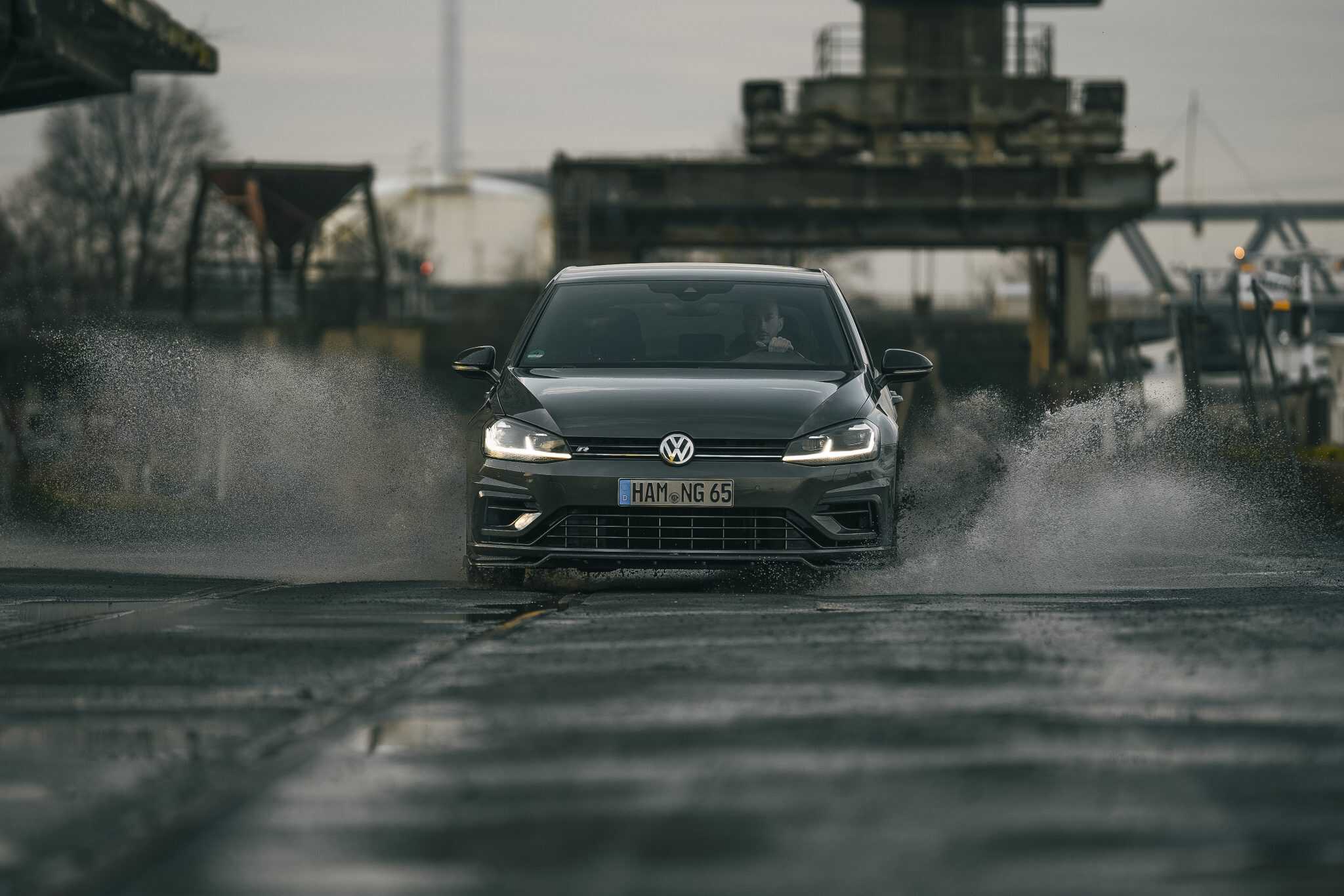Ultimate Guide to Hydroplaning for Commercial Fleet Safety